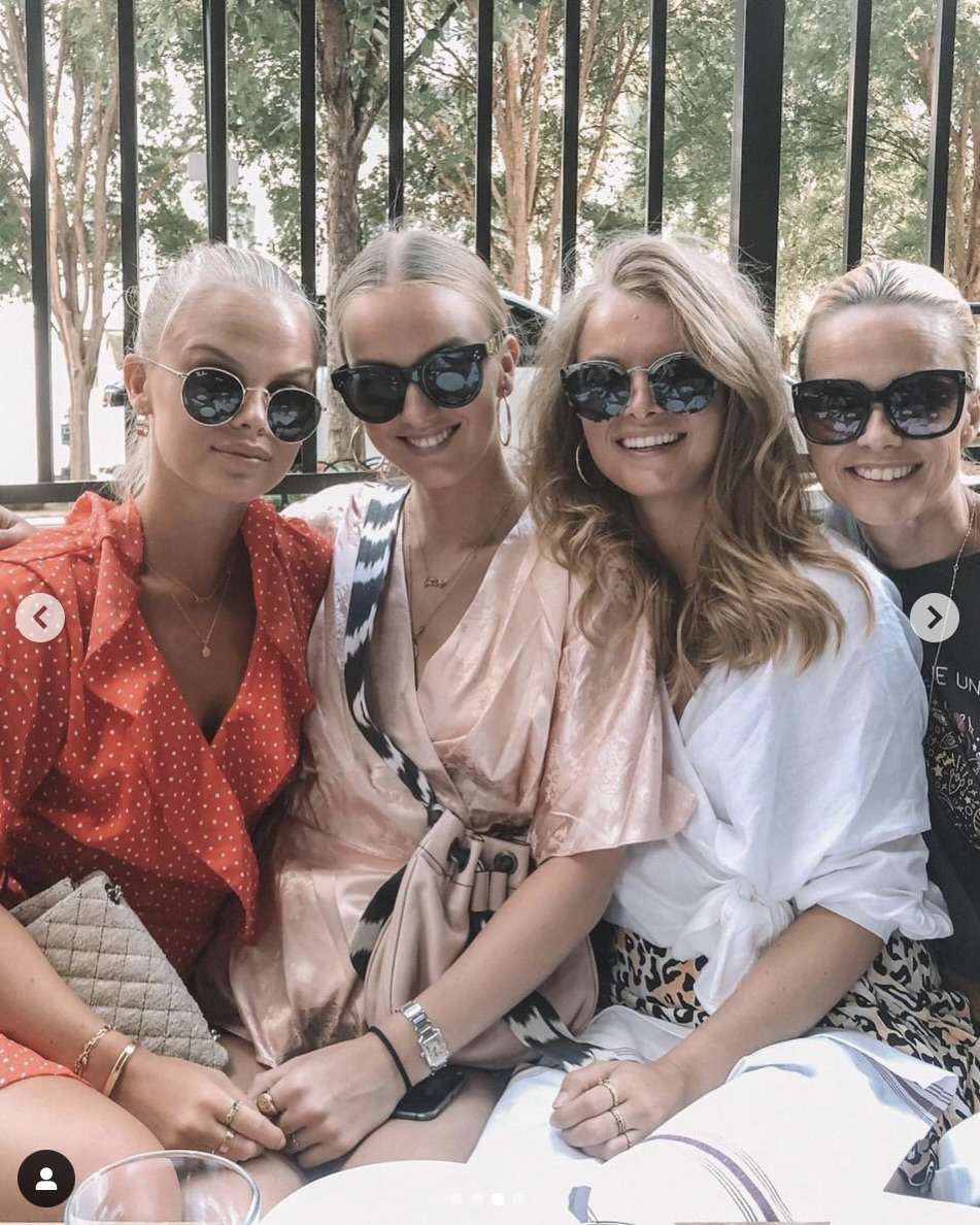 Alles over Helen de Boer (Vrouw van Frank de Boer) - Mynd