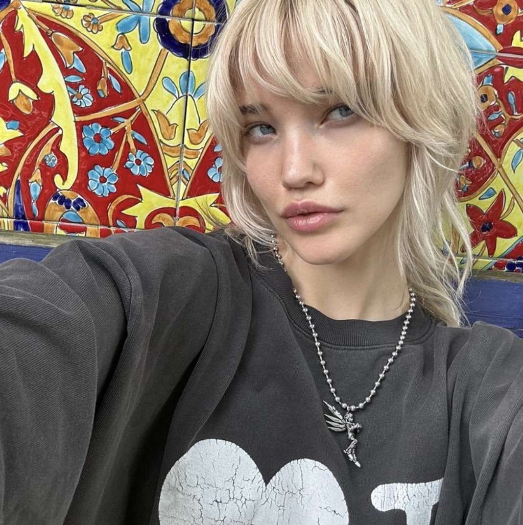 Wie is Isha van Dijk precies?! Wij zochten het uit! - Mynd