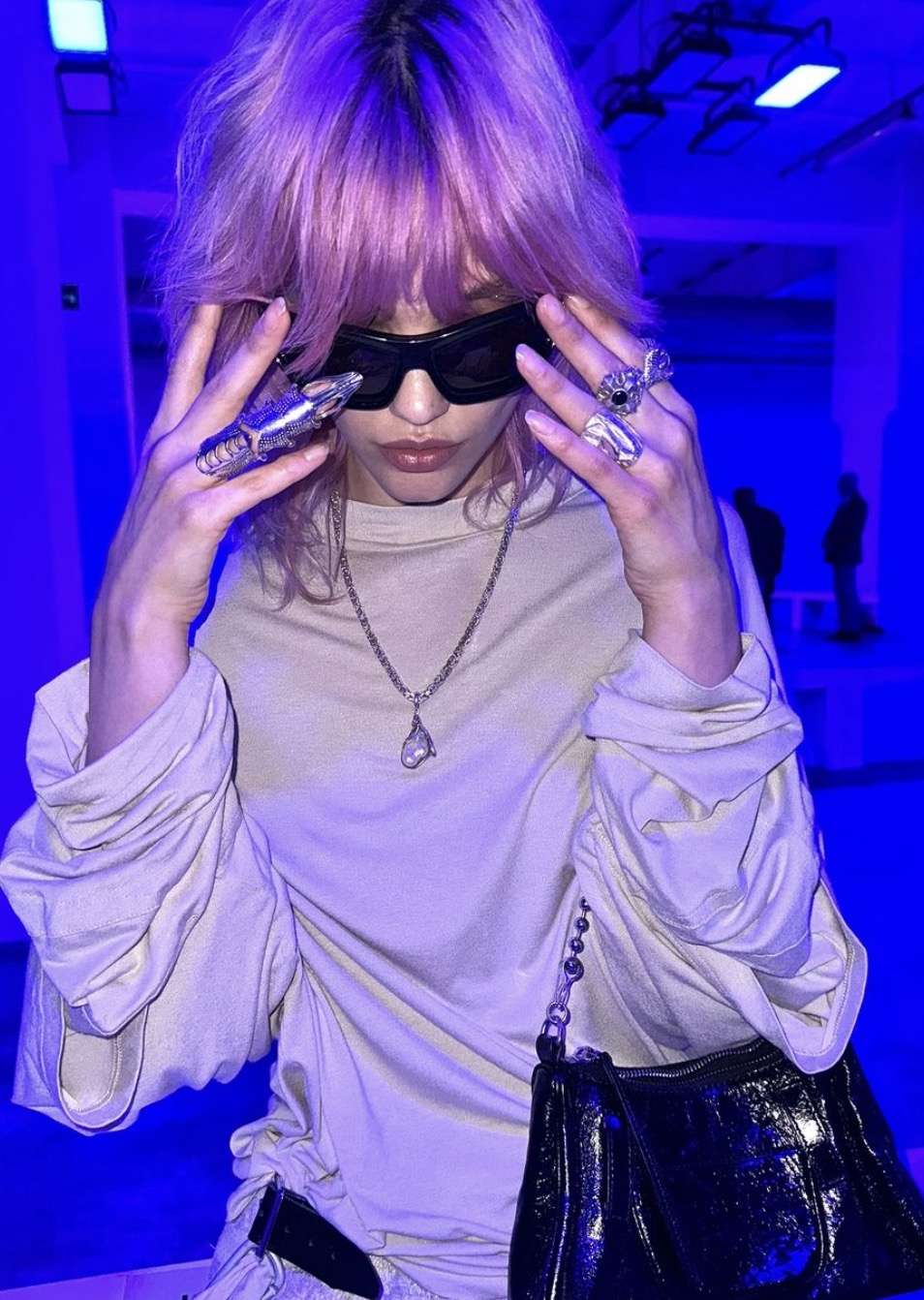 Wie is Isha van Dijk precies?! Wij zochten het uit! - Mynd