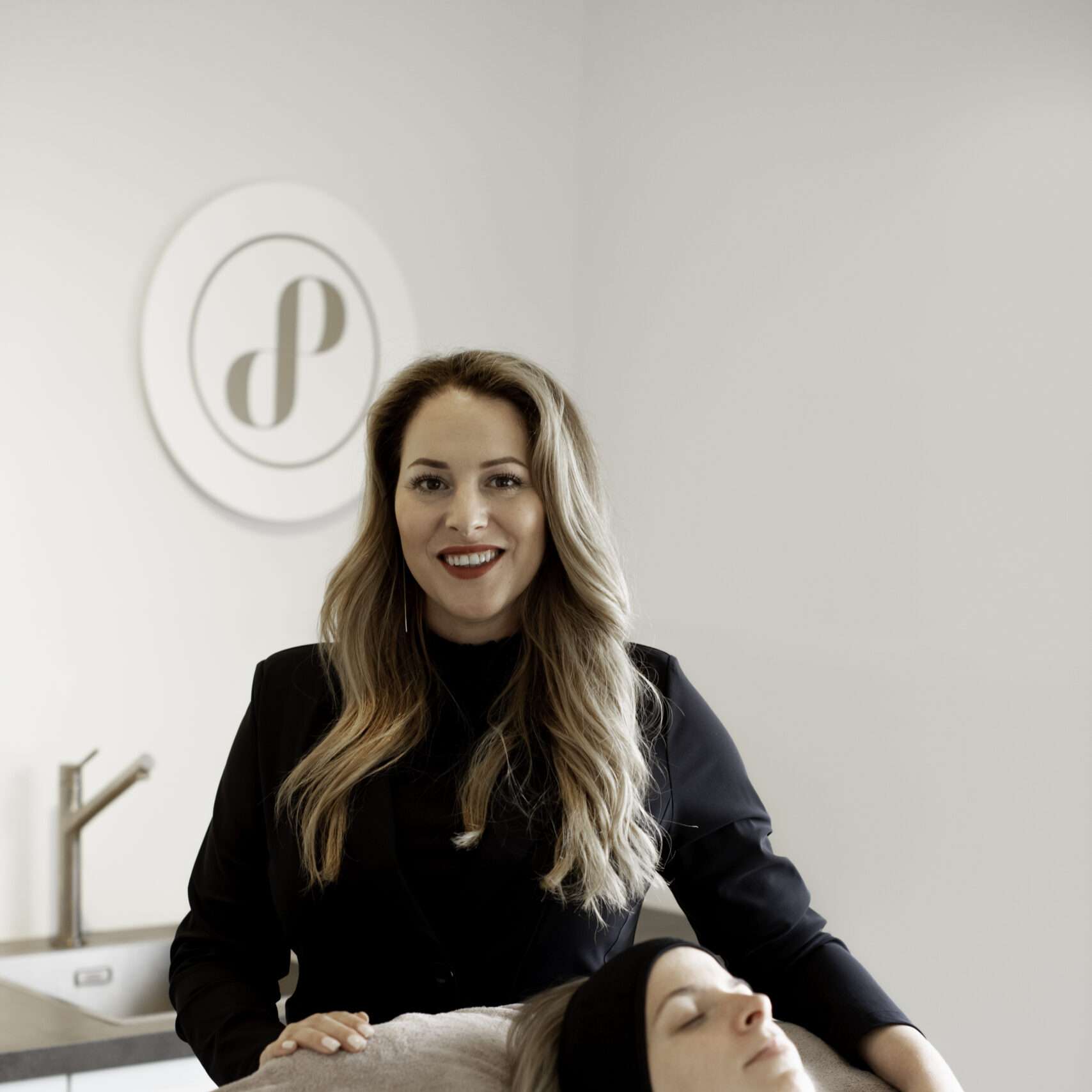 Dit is de Vriendin van Jan Roos! (Foto's) - Mynd